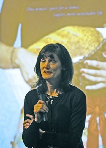 Speaker Encourages Listeners to Simplify Their Liv | Catawba College