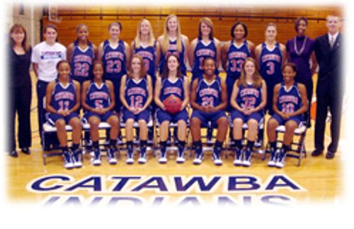 Women's Basketball Team Helps Make Community Outre | Catawba College